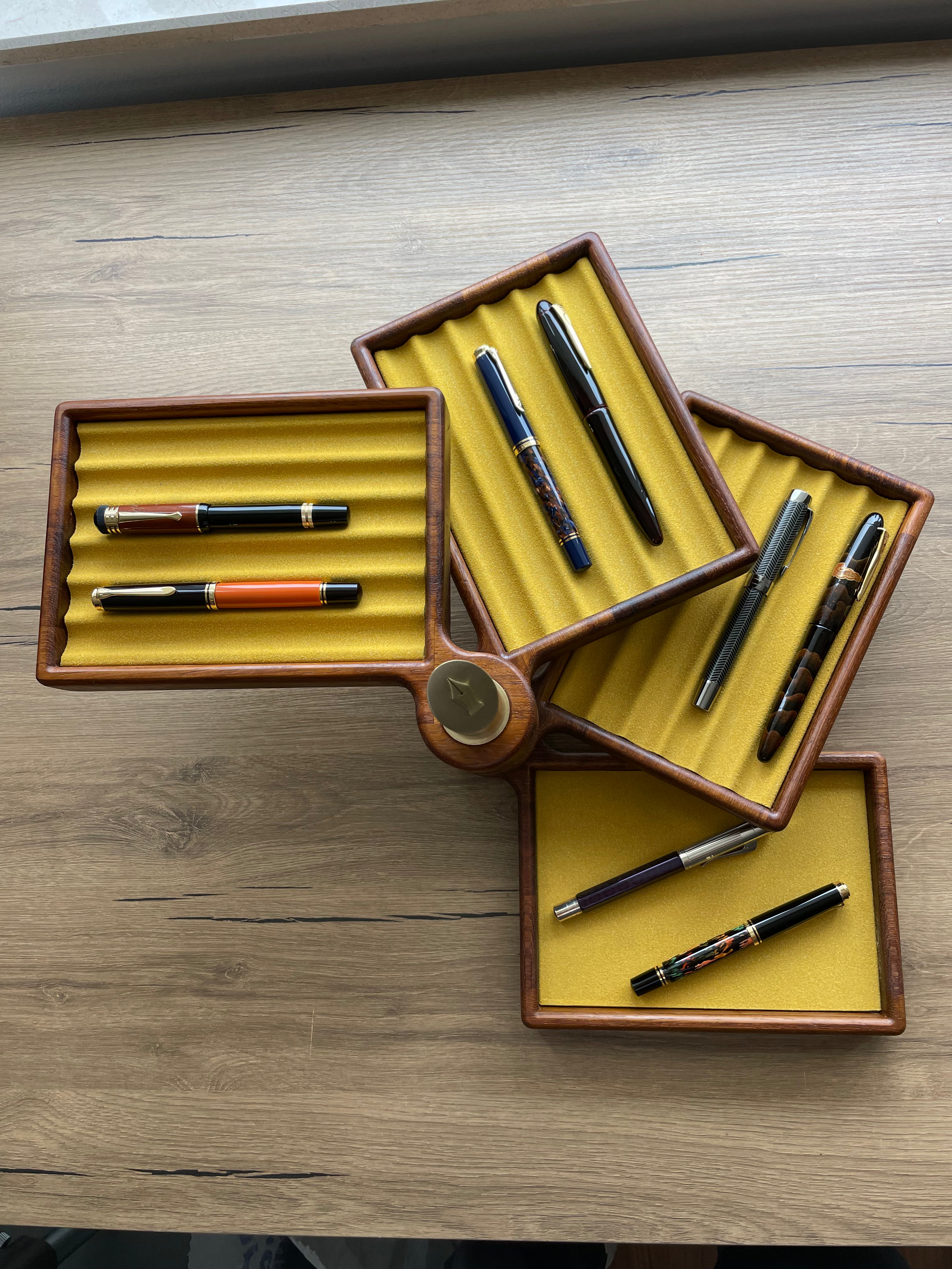 AA - ROTATING PEN DISPLAY TRAY
